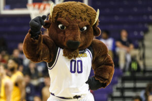 The lineage of Lou: The long-standing history of the Lipscomb Bisons ...