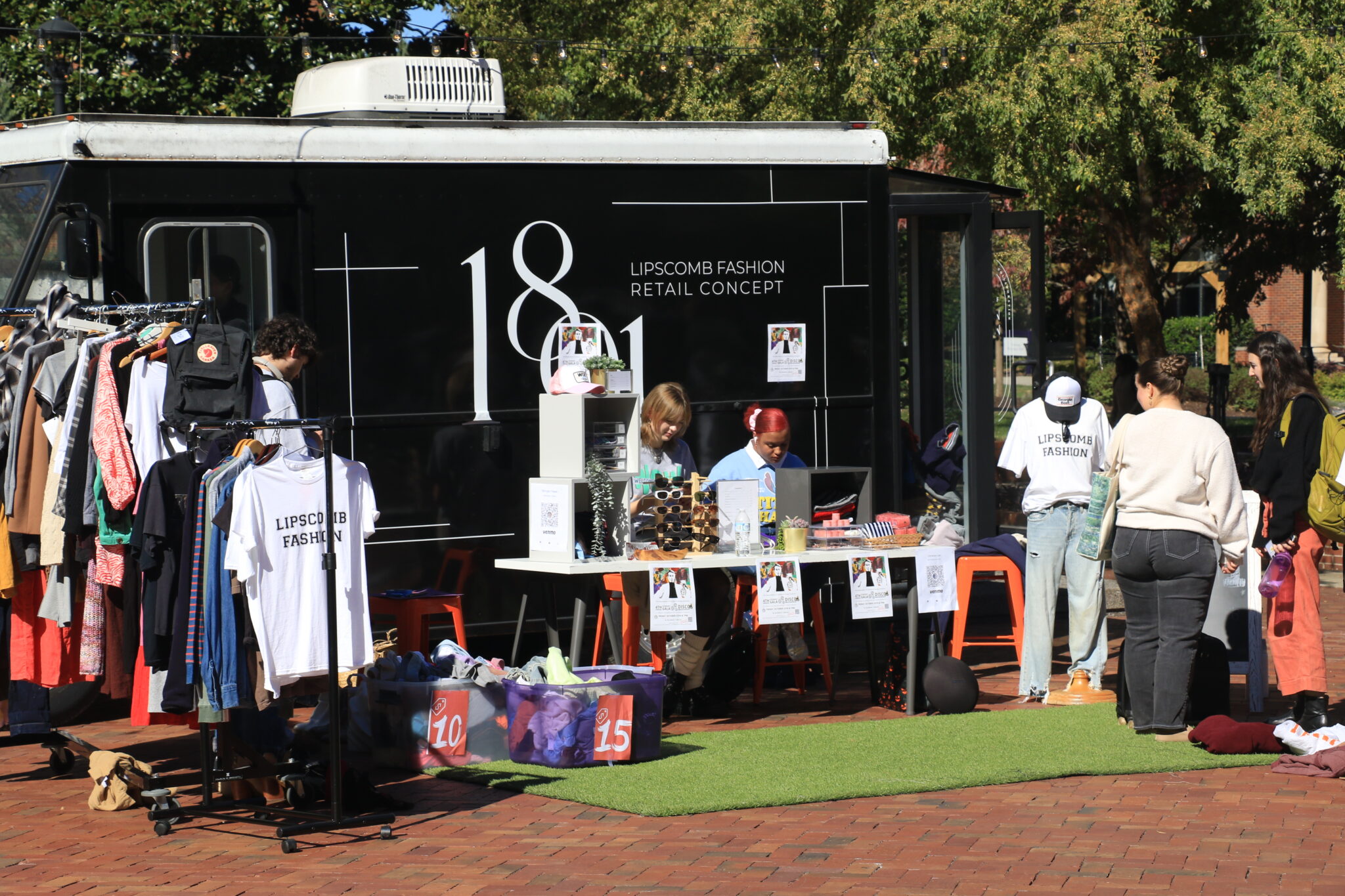 Photo gallery: “1891” fashion bus - Herd Media